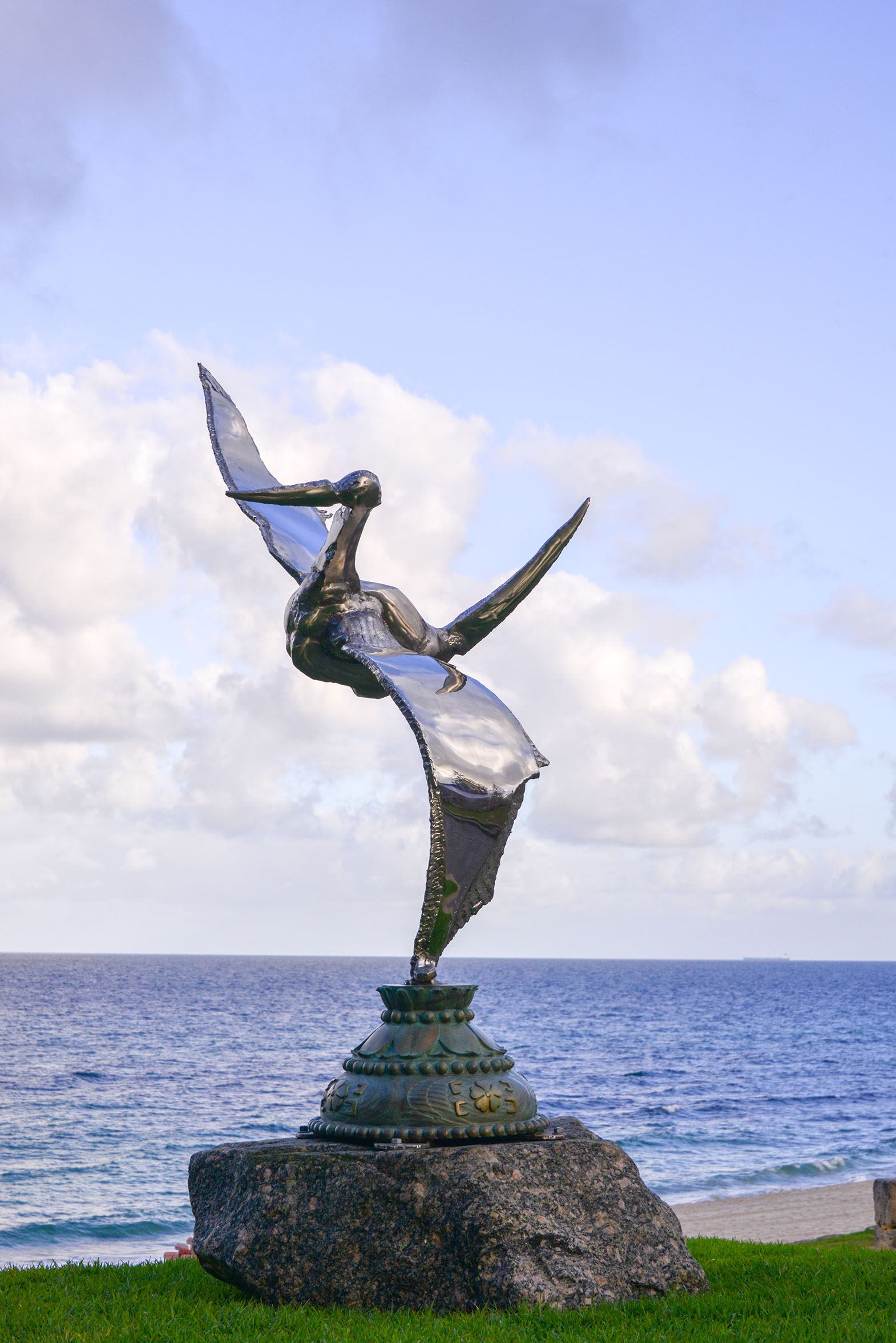 World Peace Bird: - Sculpture by the Sea